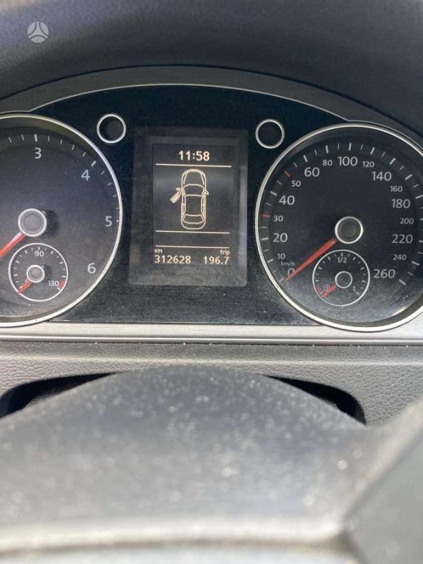 Grey Volkswagen Passat 2013 in Kaunas, with an engine capacity of 1.97 L and mileage of 313 thousand km for 4300 €, photo 7 on AUTOMOTO.COM.LV