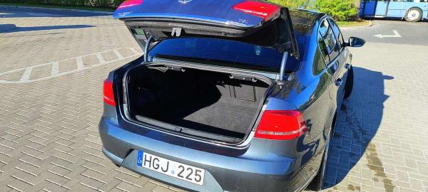 Pelēks Volkswagen Passat 2013 Kauņa, ar dzinēja tilpumu 1.60 L un nobraukumu 370 tūkst. km par 4299 €, foto 9 vietnē AUTOMOTO.COM.LV
