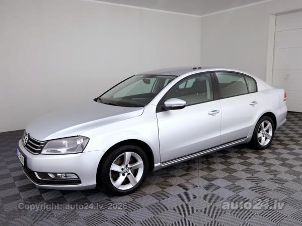 Grey Volkswagen Passat 2013 in Tallinn, with an engine capacity of 1.40 L and mileage of 189 thousand km for 4499 €, photo 3 on AUTOMOTO.COM.LV