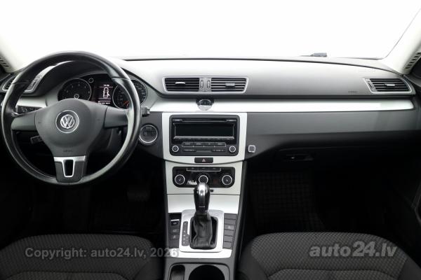 Grey Volkswagen Passat 2013 in Tallinn, with an engine capacity of 1.40 L and mileage of 189 thousand km for 4499 €, photo 6 on AUTOMOTO.COM.LV
