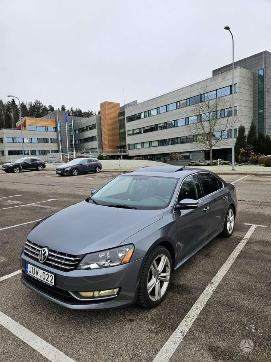 Grey Volkswagen Passat 2014 in Vilnius, with an engine capacity of 2.00 L and mileage of 210 thousand km for 6000 €, photo 1 on AUTOMOTO.COM.LV