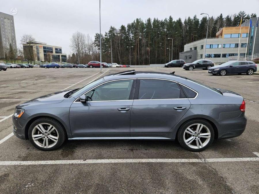 Grey Volkswagen Passat 2014 in Vilnius, with an engine capacity of 2.00 L and mileage of 210 thousand km for 6000 €, photo 3 on AUTOMOTO.COM.LV