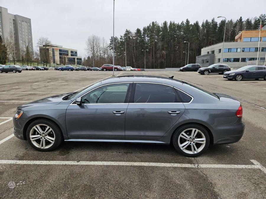 Grey Volkswagen Passat 2014 in Vilnius, with an engine capacity of 2.00 L and mileage of 210 thousand km for 6000 €, photo 4 on AUTOMOTO.COM.LV