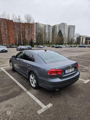 Grey Volkswagen Passat 2014 in Vilnius, with an engine capacity of 2.00 L and mileage of 210 thousand km for 6000 €, photo 5 on AUTOMOTO.COM.LV