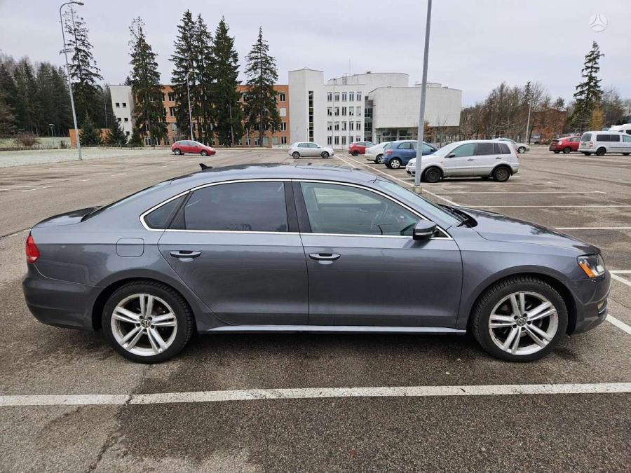 Grey Volkswagen Passat 2014 in Vilnius, with an engine capacity of 2.00 L and mileage of 210 thousand km for 6000 €, photo 7 on AUTOMOTO.COM.LV