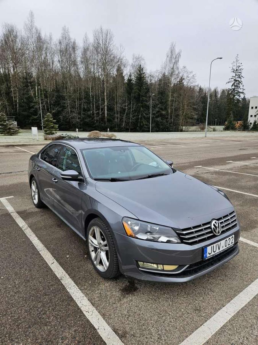 Grey Volkswagen Passat 2014 in Vilnius, with an engine capacity of 2.00 L and mileage of 210 thousand km for 6000 €, photo 9 on AUTOMOTO.COM.LV