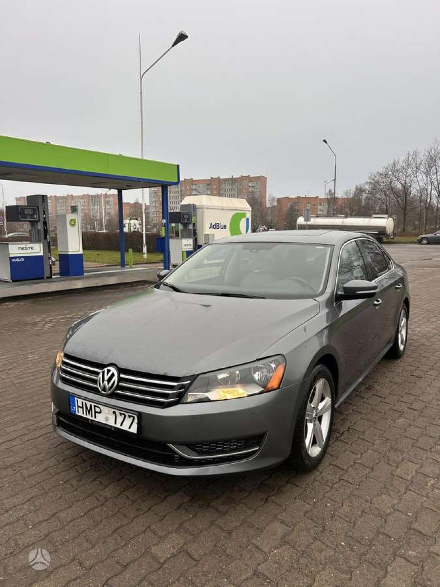 Grey Volkswagen Passat 2014 in Klaipeda, with an engine capacity of 2.50 L and mileage of 152 thousand km for 5000 €, photo 1 on AUTOMOTO.COM.LV