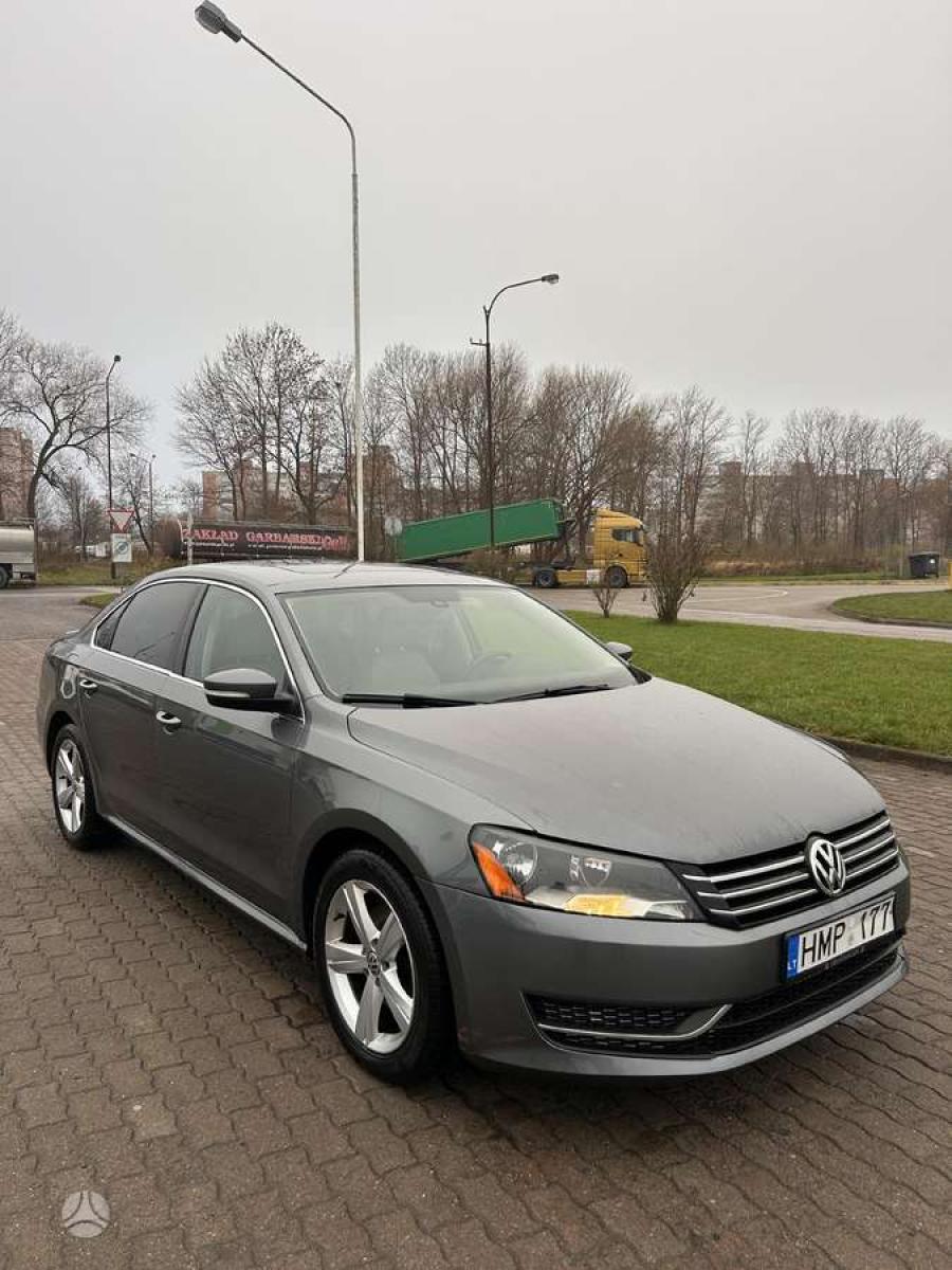 Grey Volkswagen Passat 2014 in Klaipeda, with an engine capacity of 2.50 L and mileage of 152 thousand km for 5000 €, photo 2 on AUTOMOTO.COM.LV