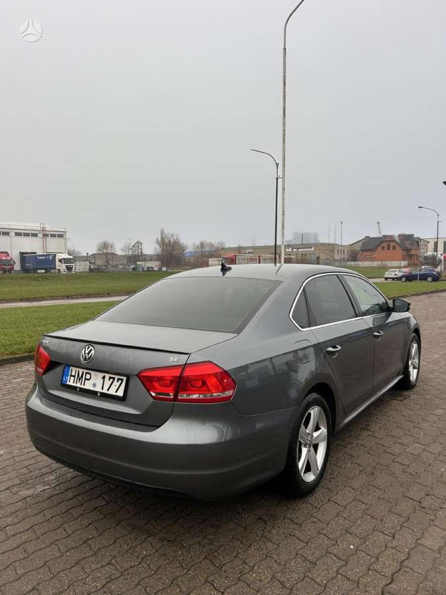 Grey Volkswagen Passat 2014 in Klaipeda, with an engine capacity of 2.50 L and mileage of 152 thousand km for 5000 €, photo 3 on AUTOMOTO.COM.LV