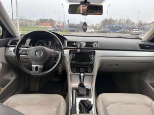 Grey Volkswagen Passat 2014 in Klaipeda, with an engine capacity of 2.50 L and mileage of 152 thousand km for 5000 €, photo 6 on AUTOMOTO.COM.LV
