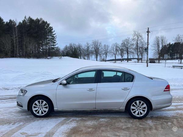 Pelēks Volkswagen Passat 2014 Viļņa, ar dzinēja tilpumu 1.97 L un nobraukumu 258 tūkst. km par 6750 €, foto 2 vietnē AUTOMOTO.COM.LV