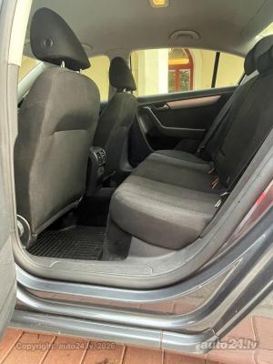 Grey Volkswagen Passat 2014 in Tallinn, with an engine capacity of 1.40 L and mileage of 228 thousand km for 5500 €, photo 9 on AUTOMOTO.COM.LV