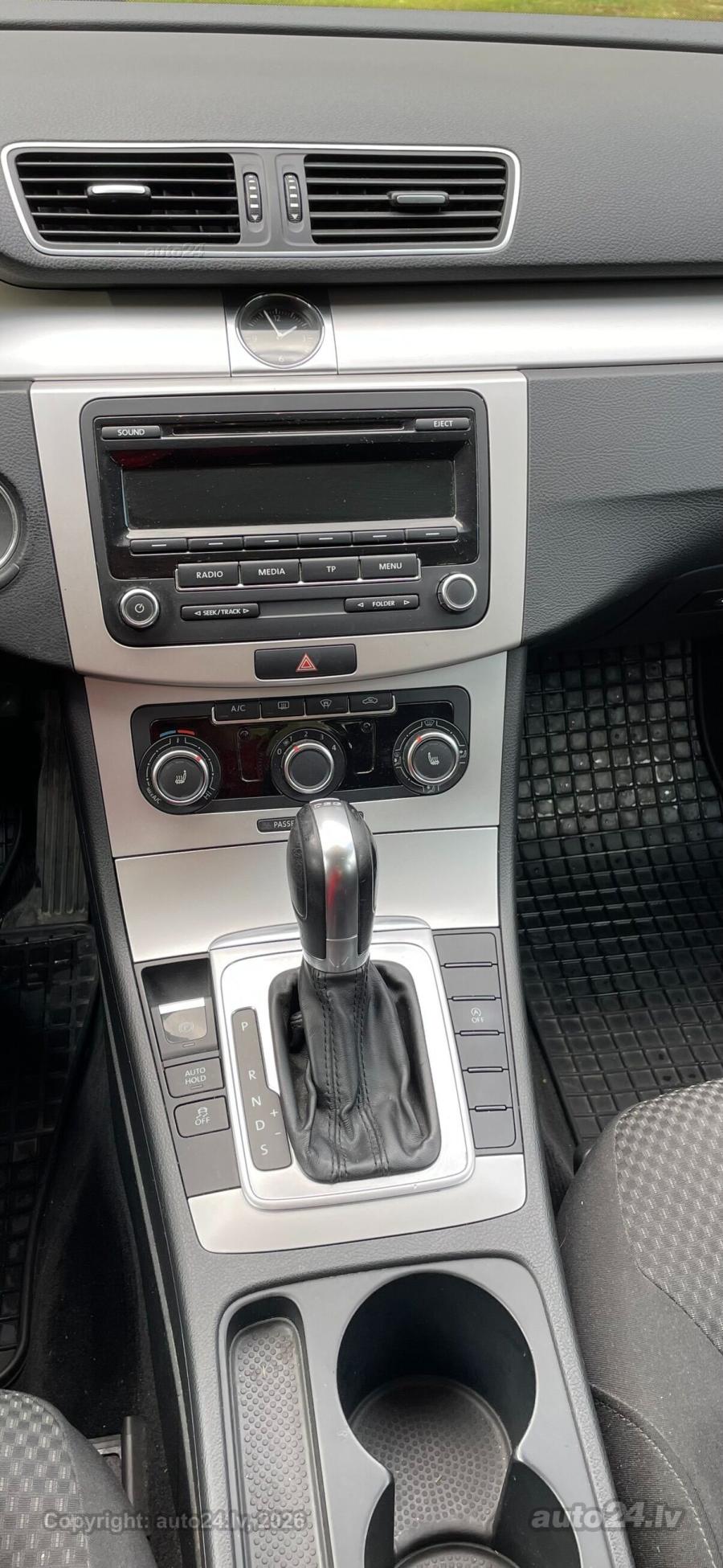 Grey Volkswagen Passat 2014 in Tallinn, with an engine capacity of 1.40 L and mileage of 228 thousand km for 5500 €, photo 14 on AUTOMOTO.COM.LV