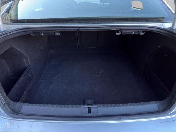 Grey Volkswagen Passat 2014 in Kaunas, with an engine capacity of 2.00 L and mileage of 407 thousand km for 4999 €, photo 10 on AUTOMOTO.COM.LV