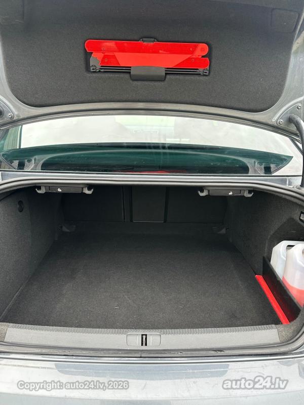 Grey Volkswagen Passat 2014 in Tallinn, with an engine capacity of 1.40 L and mileage of 230 thousand km for 6500 €, photo 8 on AUTOMOTO.COM.LV