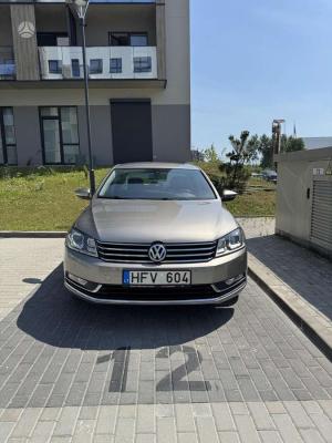 Pelēks Volkswagen Passat 2014 Viļņa, ar dzinēja tilpumu 1.39 L un nobraukumu 247 tūkst. km par 6900 €, foto 3 vietnē AUTOMOTO.COM.LV