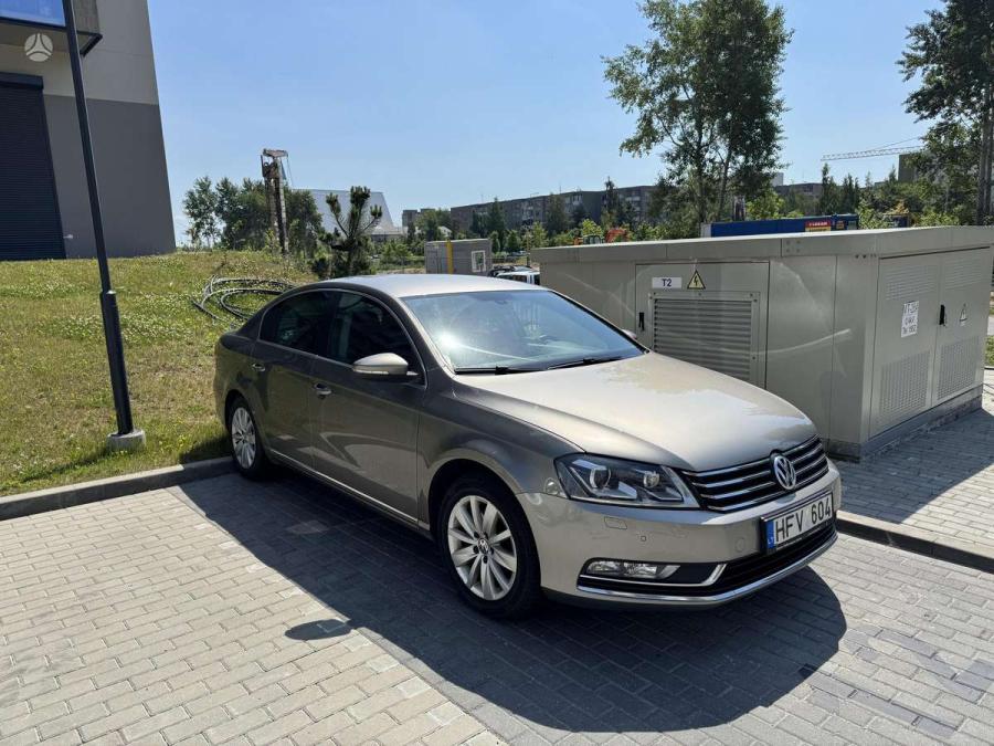 Pelēks Volkswagen Passat 2014 Viļņa, ar dzinēja tilpumu 1.39 L un nobraukumu 247 tūkst. km par 6900 €, foto 4 vietnē AUTOMOTO.COM.LV