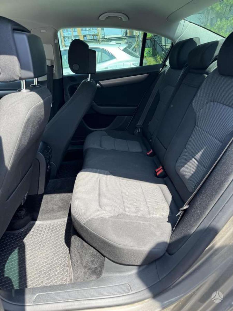 Pelēks Volkswagen Passat 2014 Viļņa, ar dzinēja tilpumu 1.39 L un nobraukumu 247 tūkst. km par 6900 €, foto 8 vietnē AUTOMOTO.COM.LV