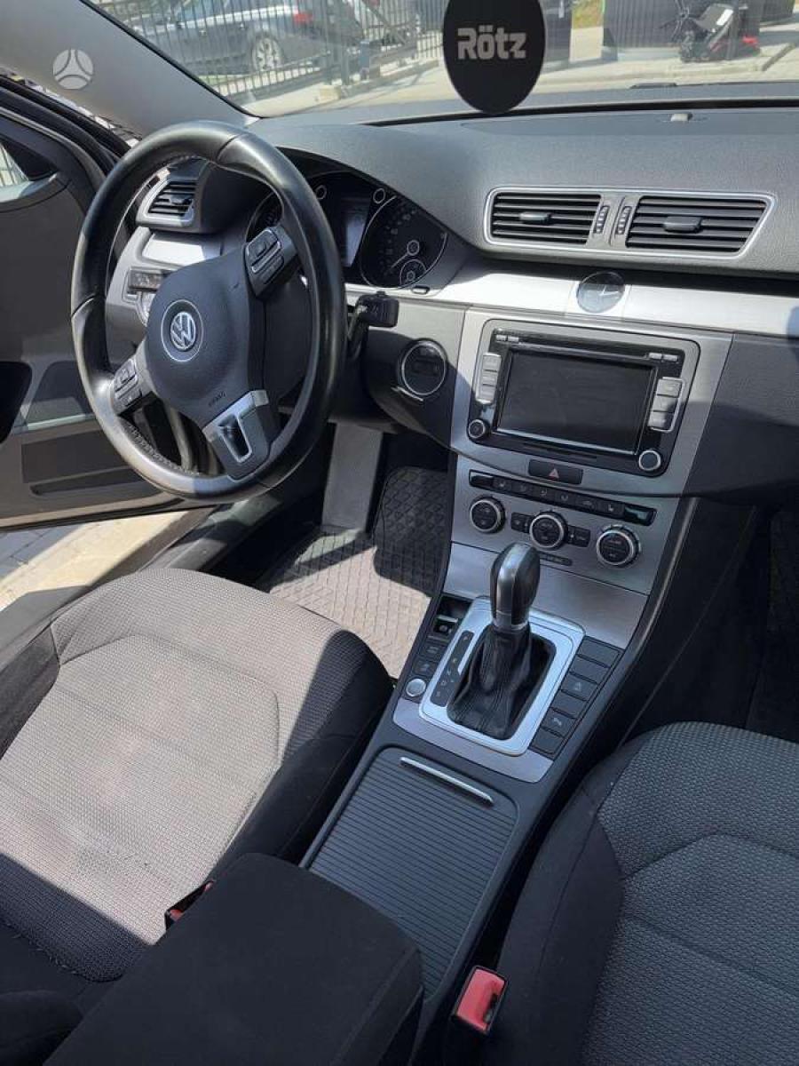 Pelēks Volkswagen Passat 2014 Viļņa, ar dzinēja tilpumu 1.39 L un nobraukumu 247 tūkst. km par 6900 €, foto 9 vietnē AUTOMOTO.COM.LV