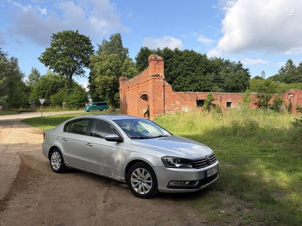 Pelēks Volkswagen Passat 2014 Viļņa, ar dzinēja tilpumu 1.97 L un nobraukumu 261 tūkst. km par 5300 €, foto 1 vietnē AUTOMOTO.COM.LV