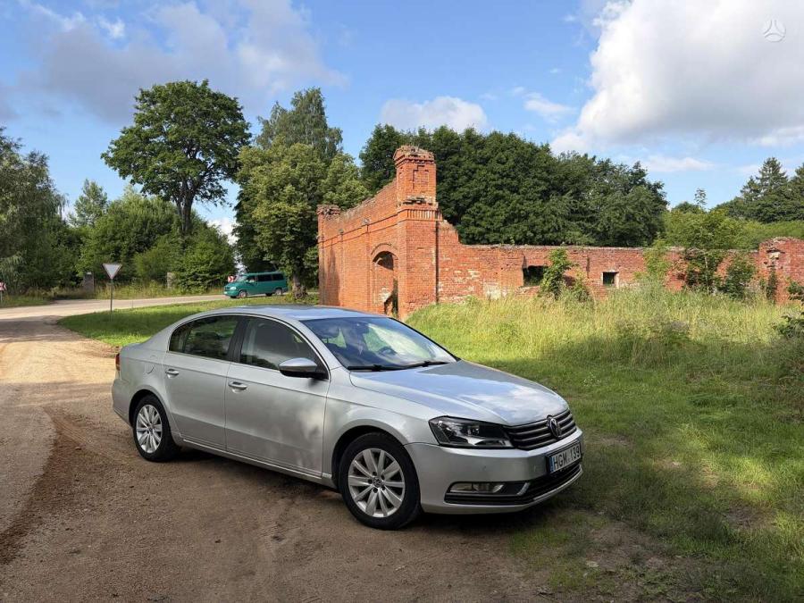 Pelēks Volkswagen Passat 2014 Viļņa, ar dzinēja tilpumu 1.97 L un nobraukumu 261 tūkst. km par 5300 €, foto 1 vietnē AUTOMOTO.COM.LV