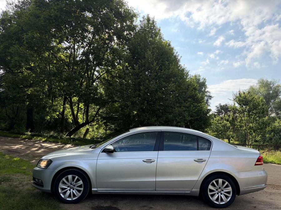 Pelēks Volkswagen Passat 2014 Viļņa, ar dzinēja tilpumu 1.97 L un nobraukumu 261 tūkst. km par 5300 €, foto 3 vietnē AUTOMOTO.COM.LV