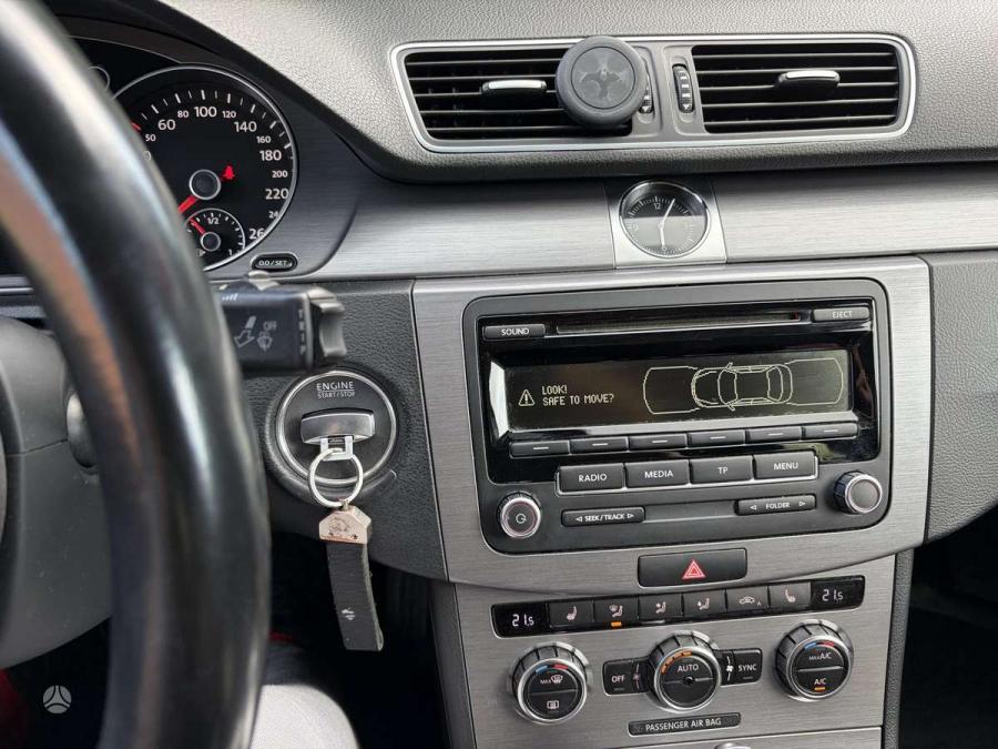 Pelēks Volkswagen Passat 2014 Viļņa, ar dzinēja tilpumu 1.97 L un nobraukumu 261 tūkst. km par 5300 €, foto 10 vietnē AUTOMOTO.COM.LV