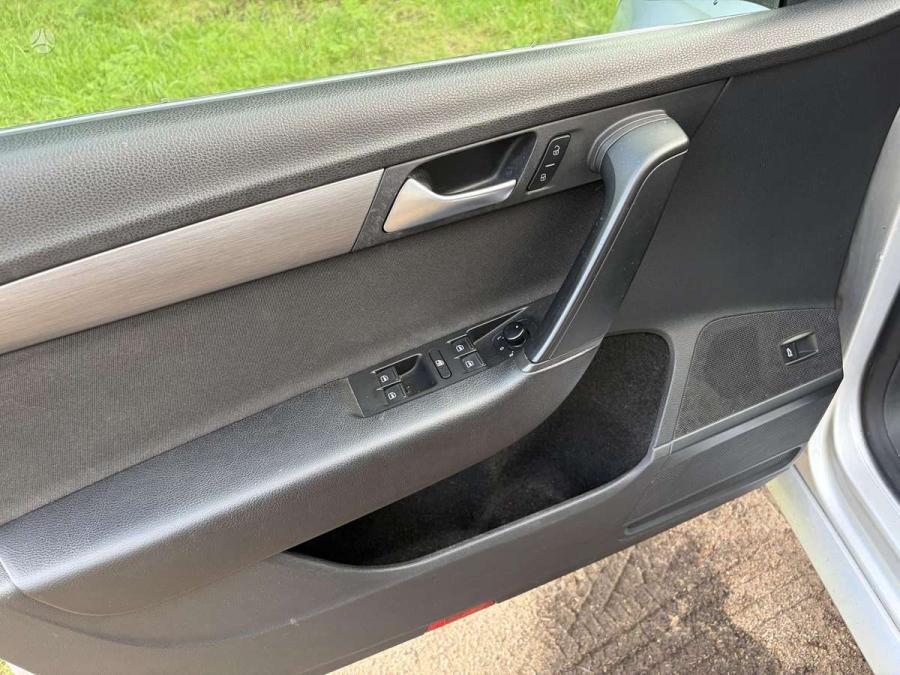 Pelēks Volkswagen Passat 2014 Viļņa, ar dzinēja tilpumu 1.97 L un nobraukumu 261 tūkst. km par 5300 €, foto 13 vietnē AUTOMOTO.COM.LV