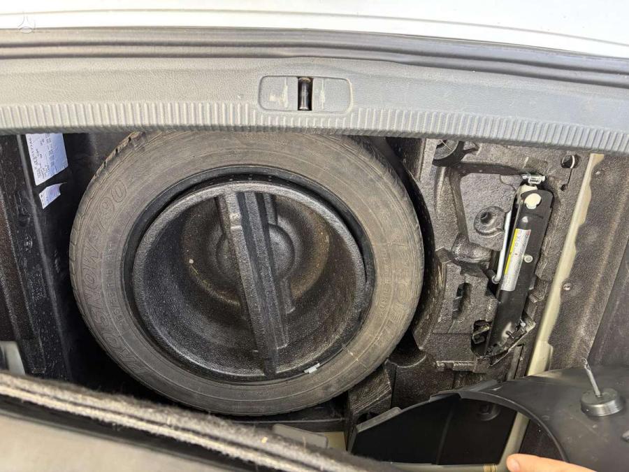 Pelēks Volkswagen Passat 2014 Viļņa, ar dzinēja tilpumu 1.97 L un nobraukumu 261 tūkst. km par 5300 €, foto 16 vietnē AUTOMOTO.COM.LV