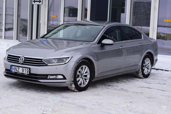 Grey Volkswagen Passat 2015 in Vilnius, with an engine capacity of 1.97 L and mileage of 342 thousand km for 8300 €, photo 1 on AUTOMOTO.COM.LV