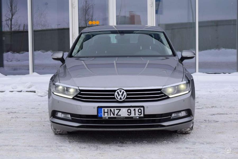 Pelēks Volkswagen Passat 2015 Viļņa, ar dzinēja tilpumu 1.97 L un nobraukumu 342 tūkst. km par 8300 €, foto 2 vietnē AUTOMOTO.COM.LV