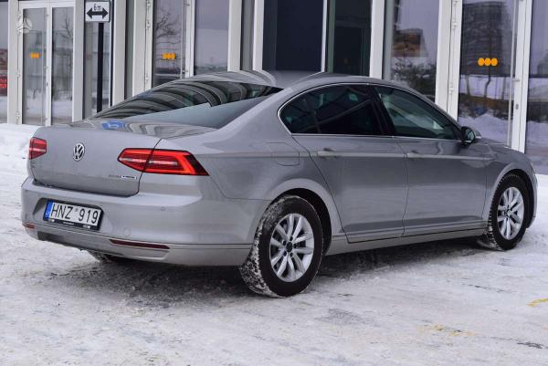 Grey Volkswagen Passat 2015 in Vilnius, with an engine capacity of 1.97 L and mileage of 342 thousand km for 8300 €, photo 4 on AUTOMOTO.COM.LV