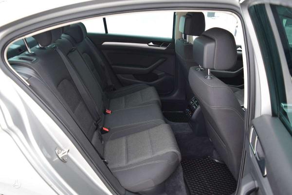 Grey Volkswagen Passat 2015 in Vilnius, with an engine capacity of 1.97 L and mileage of 342 thousand km for 8300 €, photo 10 on AUTOMOTO.COM.LV