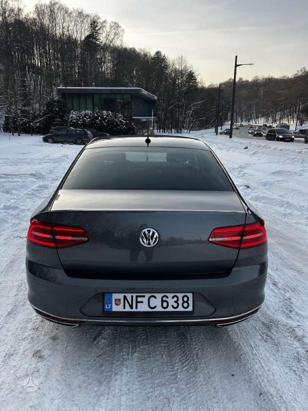 Pelēks Volkswagen Passat 2015 Kauņa, ar dzinēja tilpumu 1.60 L un nobraukumu 230 tūkst. km par 11800 €, foto 2 vietnē AUTOMOTO.COM.LV