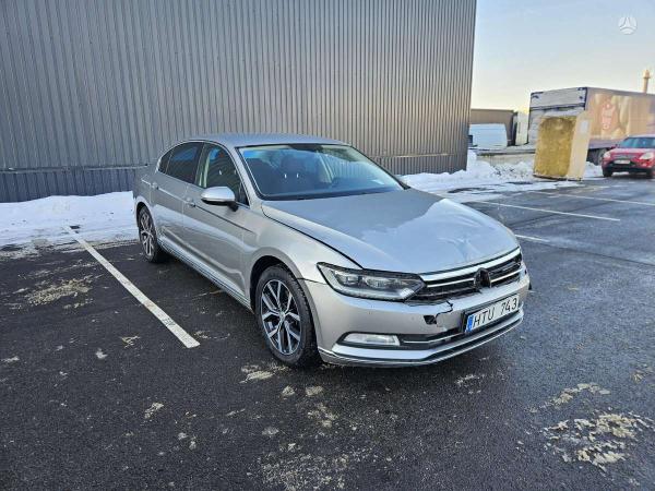 Grey Volkswagen Passat 2015 in Kaunas, with an engine capacity of 1.40 L and mileage of 221 thousand km for 4400 €, photo 1 on AUTOMOTO.COM.LV