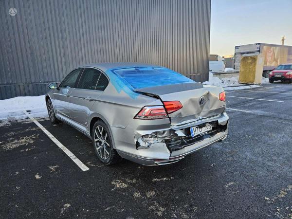 Grey Volkswagen Passat 2015 in Kaunas, with an engine capacity of 1.40 L and mileage of 221 thousand km for 4400 €, photo 6 on AUTOMOTO.COM.LV