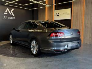 Grey Volkswagen Passat 2015 in Kaunas, with an engine capacity of 1.60 L and mileage of 230 thousand km for 12490 €, photo 8 on AUTOMOTO.COM.LV