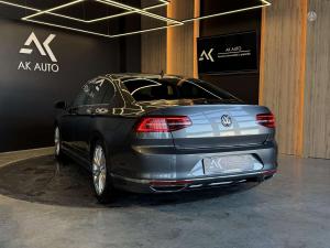 Grey Volkswagen Passat 2015 in Kaunas, with an engine capacity of 1.60 L and mileage of 230 thousand km for 12490 €, photo 9 on AUTOMOTO.COM.LV