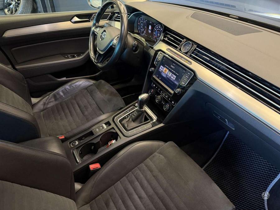 Grey Volkswagen Passat 2015 in Kaunas, with an engine capacity of 1.60 L and mileage of 230 thousand km for 12490 €, photo 17 on AUTOMOTO.COM.LV