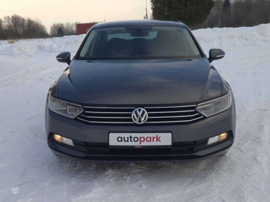 Grey Volkswagen Passat 2015 in Ukmerge, with an engine capacity of 1.40 L and mileage of 111 thousand km for 9500 €, photo 2 on AUTOMOTO.COM.LV
