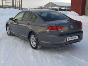 Grey Volkswagen Passat 2015 in Ukmerge, with an engine capacity of 1.40 L and mileage of 111 thousand km for 9500 €, photo 5 on AUTOMOTO.COM.LV