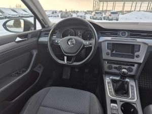 Grey Volkswagen Passat 2015 in Ukmerge, with an engine capacity of 1.40 L and mileage of 111 thousand km for 9500 €, photo 7 on AUTOMOTO.COM.LV