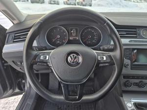 Grey Volkswagen Passat 2015 in Ukmerge, with an engine capacity of 1.40 L and mileage of 111 thousand km for 9500 €, photo 9 on AUTOMOTO.COM.LV