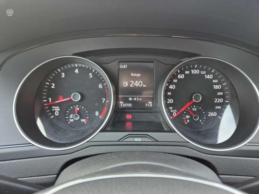 Grey Volkswagen Passat 2015 in Ukmerge, with an engine capacity of 1.40 L and mileage of 111 thousand km for 9500 €, photo 17 on AUTOMOTO.COM.LV