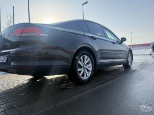 Grey Volkswagen Passat 2015 in Panevezys, with an engine capacity of 1.60 L and mileage of 353 thousand km for 7499 €, photo 5 on AUTOMOTO.COM.LV