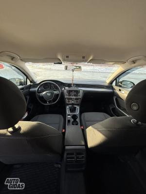 Grey Volkswagen Passat 2015 in Panevezys, with an engine capacity of 1.60 L and mileage of 353 thousand km for 7499 €, photo 10 on AUTOMOTO.COM.LV