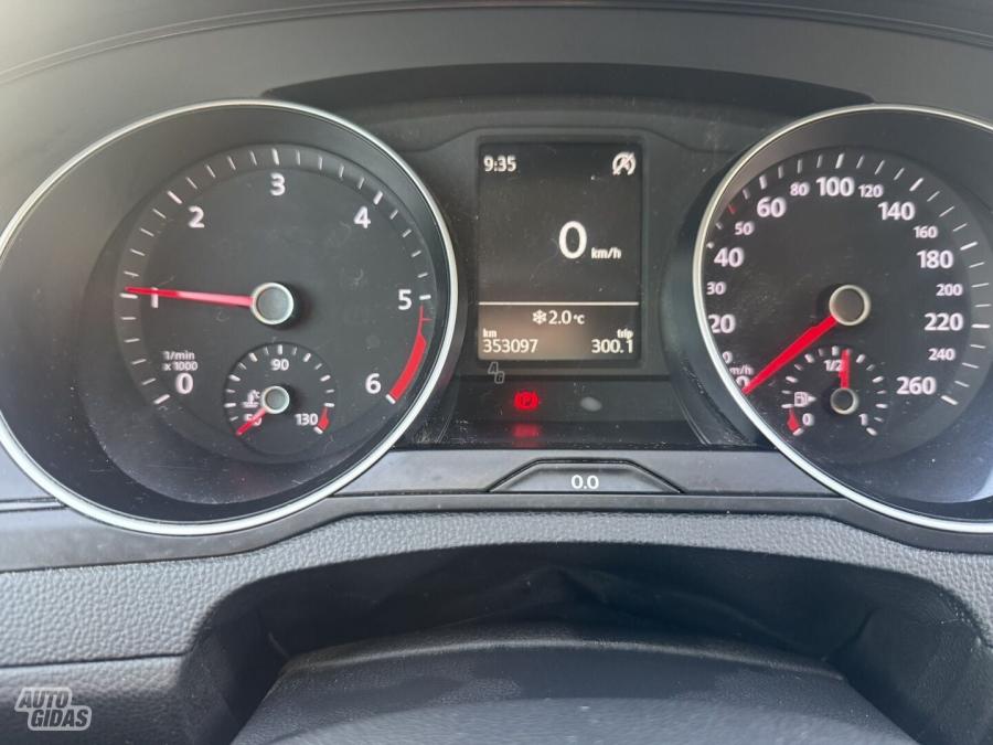 Grey Volkswagen Passat 2015 in Panevezys, with an engine capacity of 1.60 L and mileage of 353 thousand km for 7499 €, photo 12 on AUTOMOTO.COM.LV