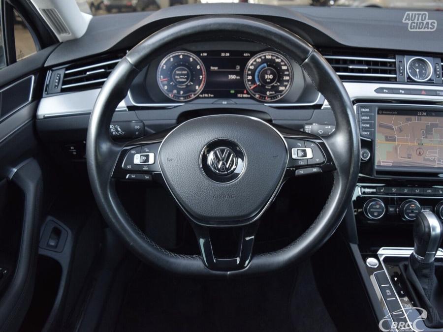 Grey Volkswagen Passat 2015 in Riga, with an engine capacity of 1.40 L and mileage of 172 thousand km for 9900 €, photo 10 on AUTOMOTO.COM.LV