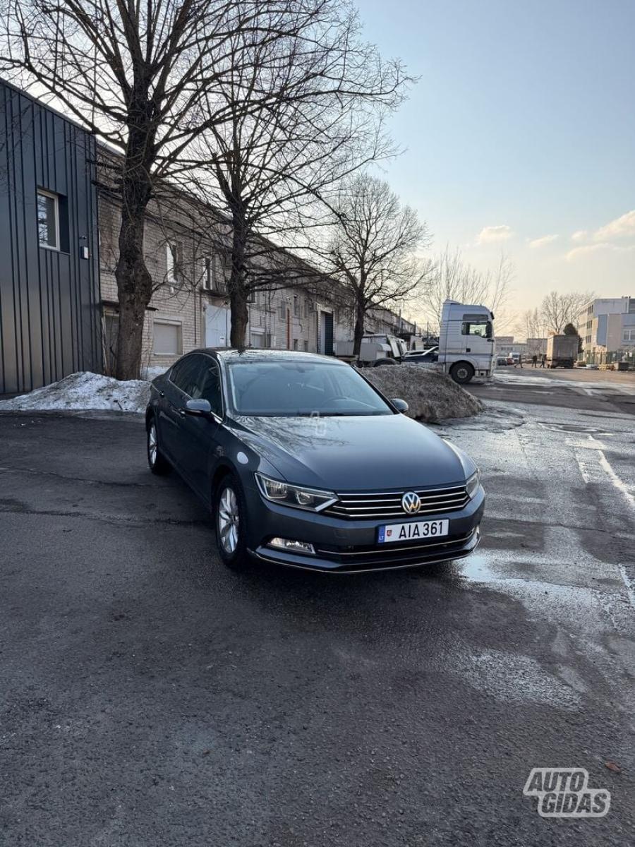 Pelēks Volkswagen Passat 2015 Viļņa, ar dzinēja tilpumu 1.60 L un nobraukumu 232 tūkst. km par 8050 €, foto 1 vietnē AUTOMOTO.COM.LV