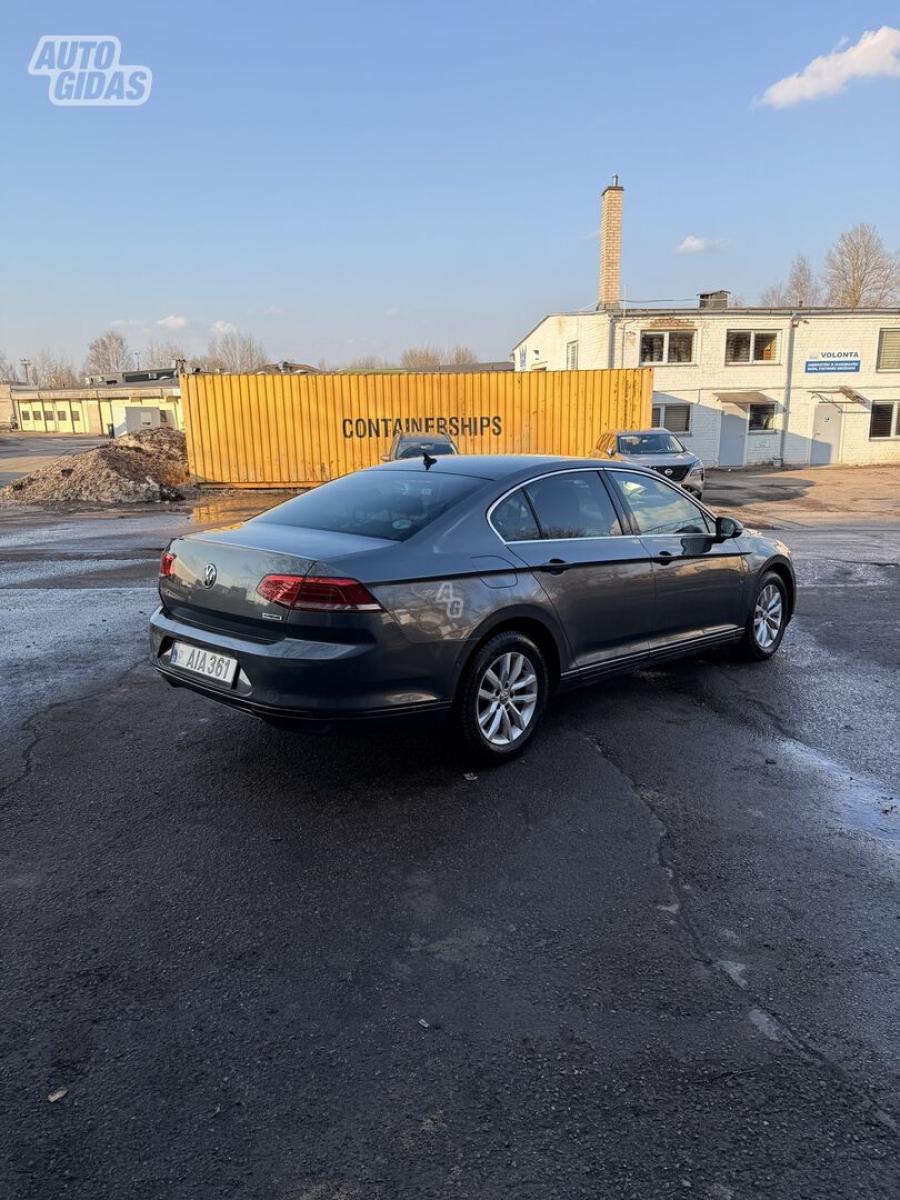 Pelēks Volkswagen Passat 2015 Viļņa, ar dzinēja tilpumu 1.60 L un nobraukumu 232 tūkst. km par 8050 €, foto 3 vietnē AUTOMOTO.COM.LV
